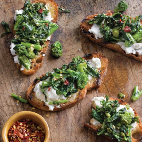 Spicy Broccoli Rabe Bruschetta | Williams Sonoma