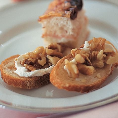 Toasts with Goat Cheese, Walnuts and Honey | Williams Sonoma