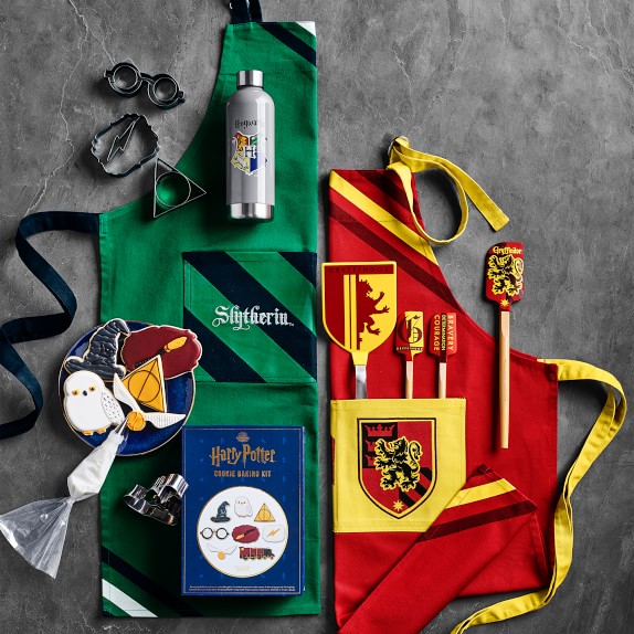 HARRY POTTER™ Adult & Kid Aprons | Apron Set | Williams Sonoma