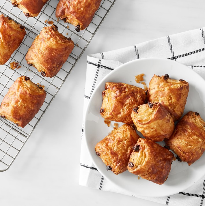 Galaxy Ready-to-Bake Mini Chocolate Croissants | Pastries Online ...