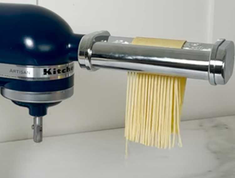 KitchenAid® 3-Piece Pasta Roller & Cutter Attachment Set | Williams Sonoma