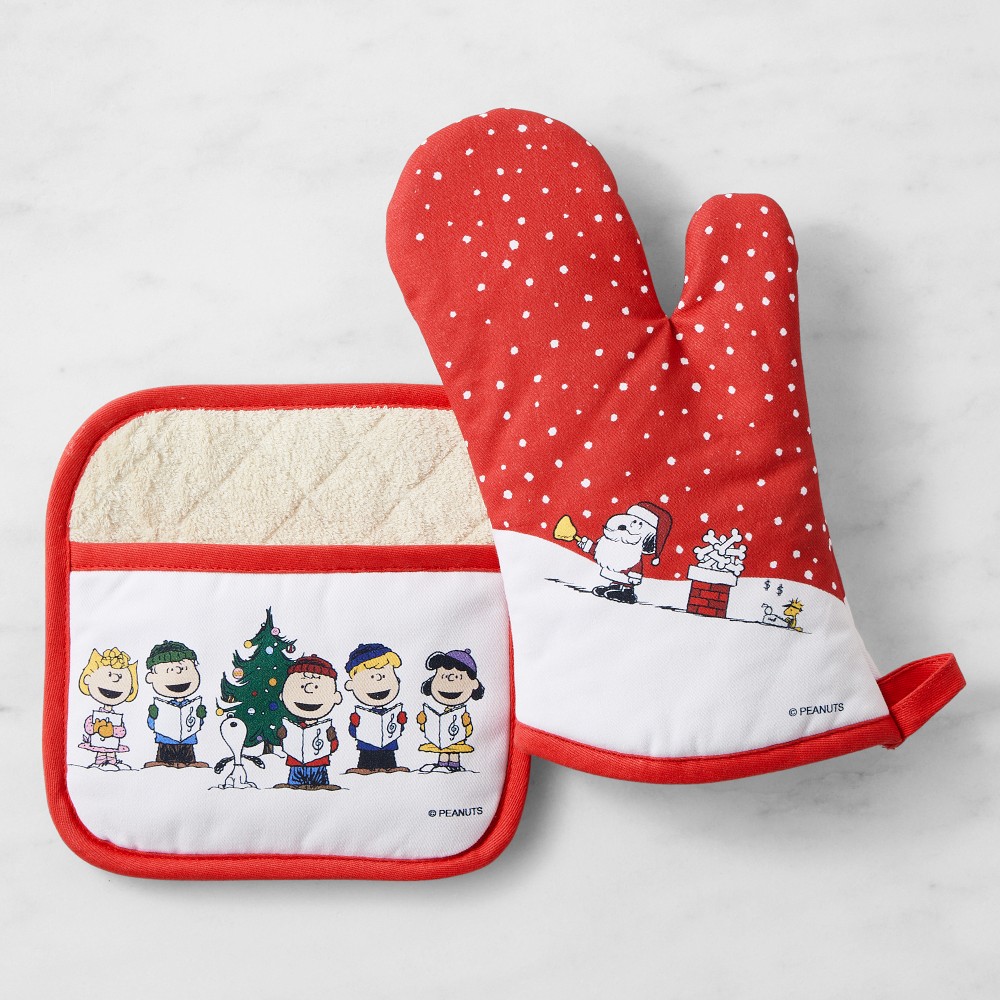 PEANUTS™ X Williams Sonoma Charlie Brown Oven Mitt Set | Williams Sonoma