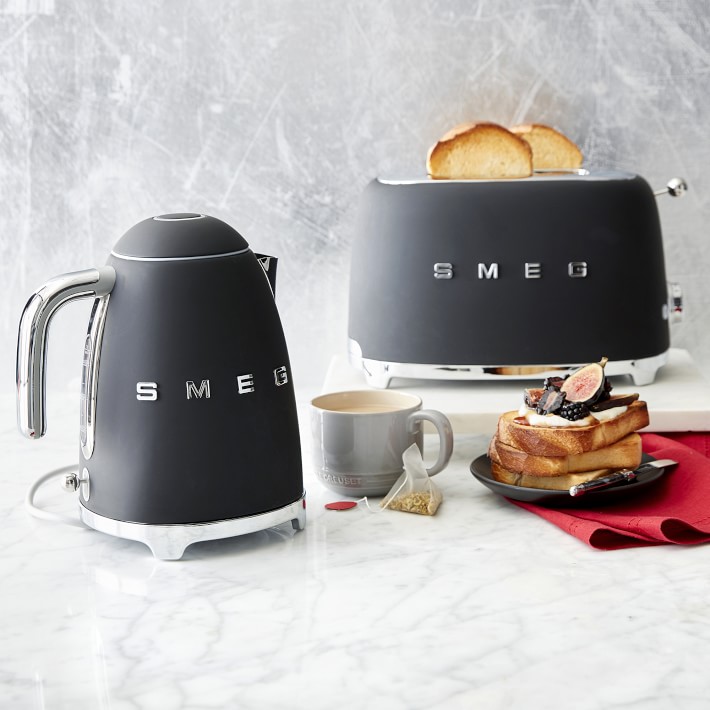 Smeg Electric Kettle 3D Logo | Williams Sonoma