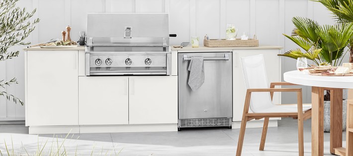 Urban Bonfire Outdoor Kitchen x Hestan 36” Grill and Fridge | Williams ...