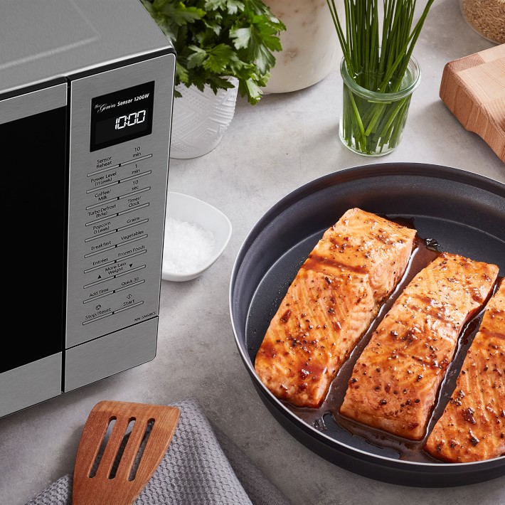 Panasonic NN-SNS6MS Microwave Oven with HomeCHEF Magic Pot | Williams ...