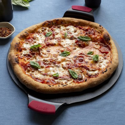 Lodge Bakeware Seasoned Cast Iron Pizza Pan | Williams Sonoma