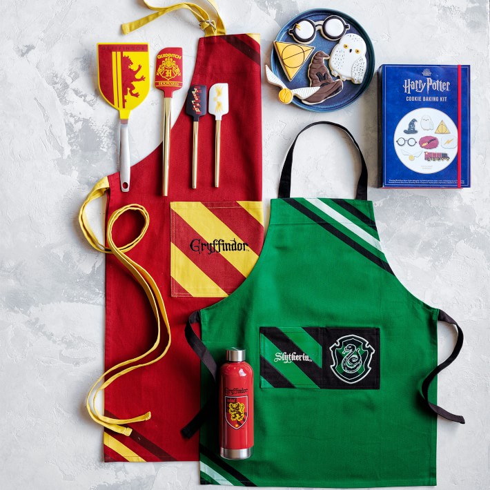 HARRY POTTER™ Adult & Kid Aprons | Apron Set | Williams Sonoma